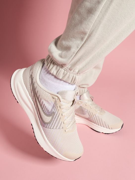 Nike W RUN DEFY Trainer Cream | DEICHMANN